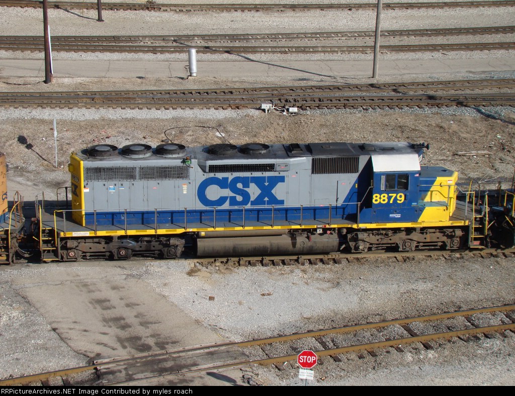 CSX 8879